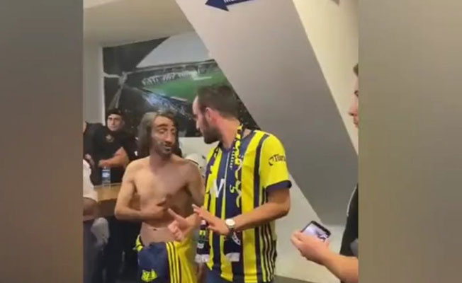 Rambo Okan fotoğraf çektirmek isteyen Fenerbahçe taraftarlarından ücret ...