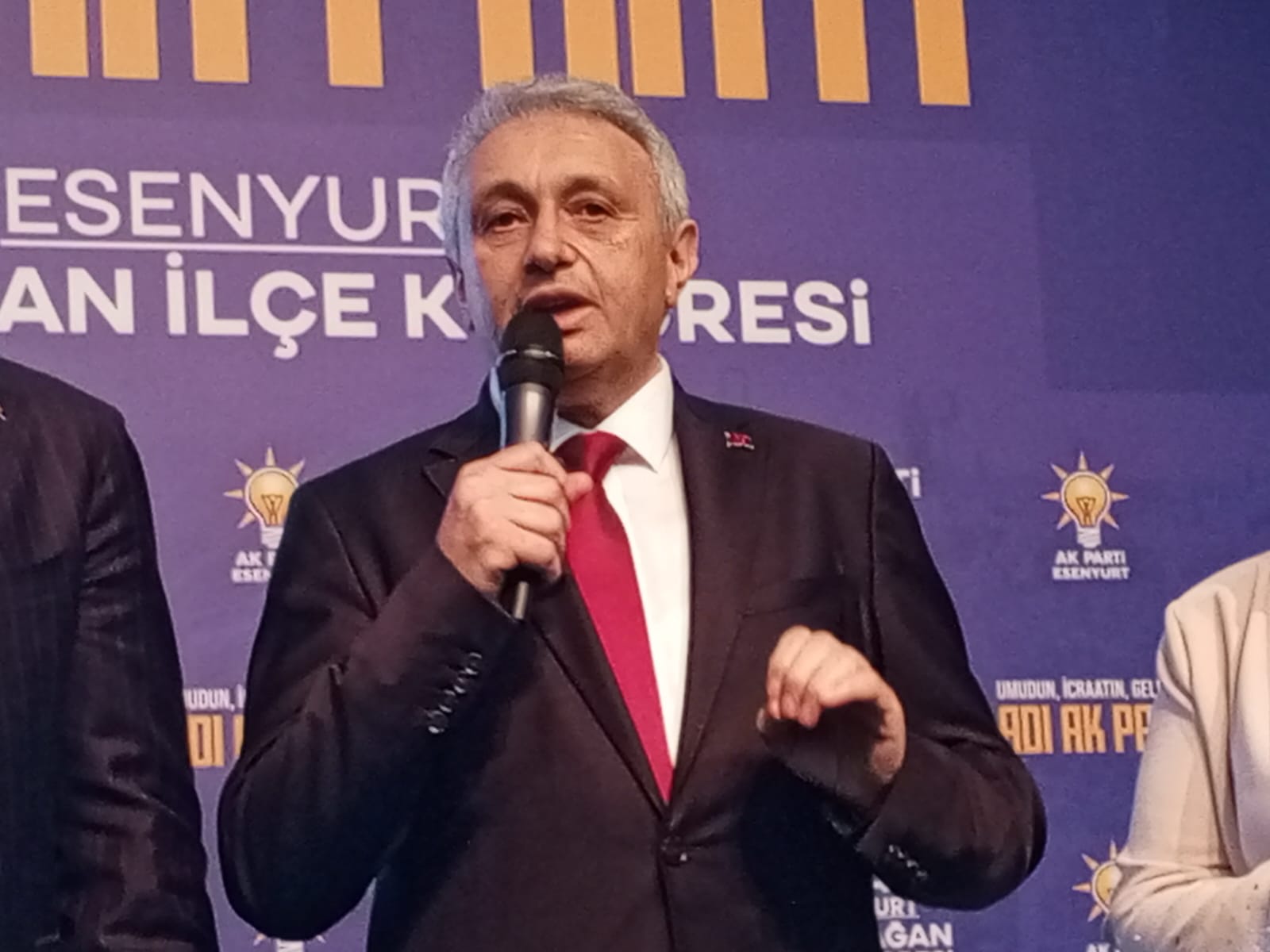 Togay Çoban AK Parti Esenyurt İlçe Başkanı seçildi - Yaşam Gazetesi